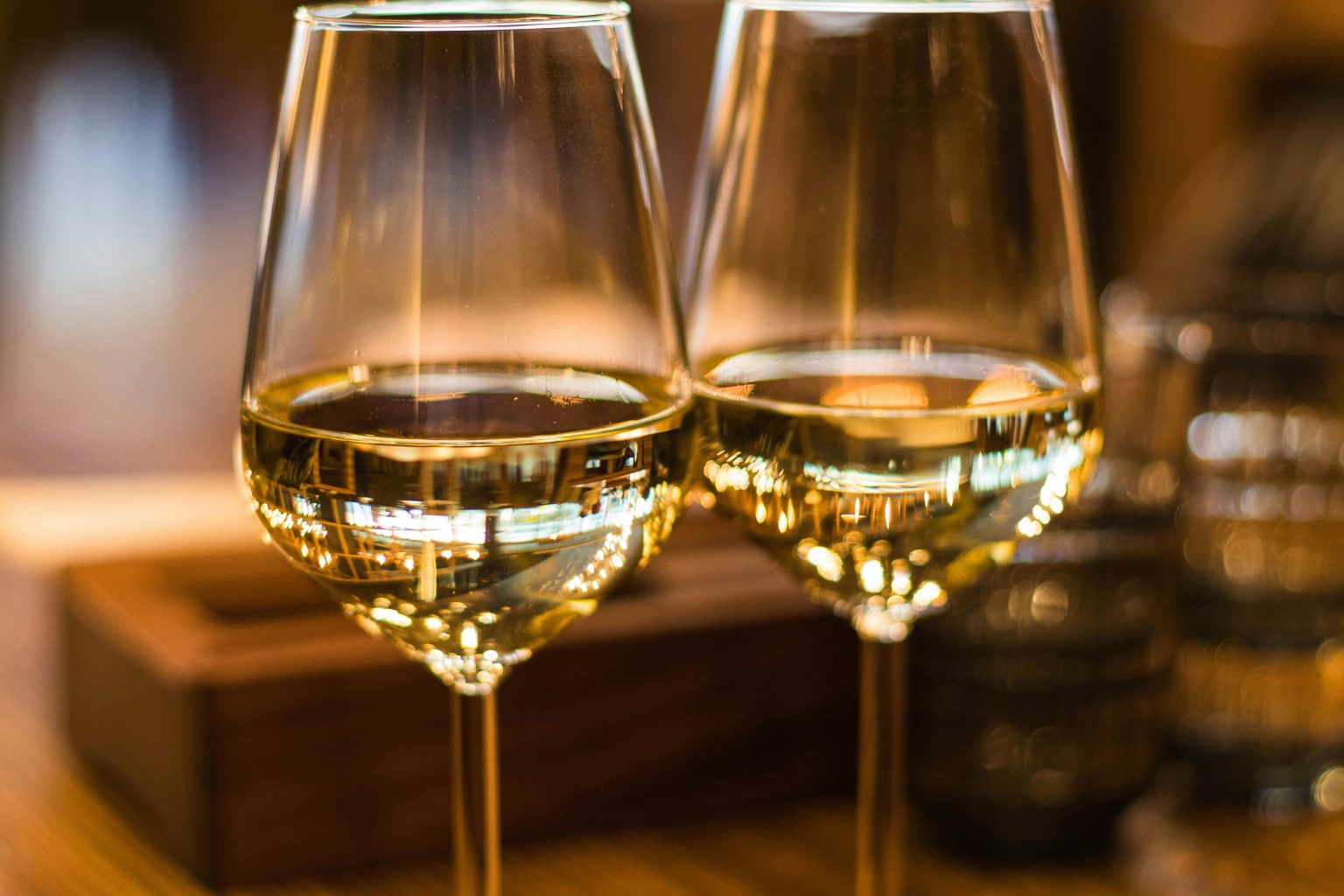 What Food Pairs Well with White Wine? - The Little Cellar Wine Company