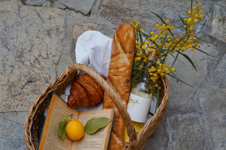 Quartz Wine: The Story of Soil, Structure, and Sip - The Little Cellar ...